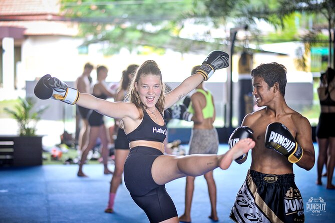 MuayThai Class for Beginners - The Group Experience and Family-Friendly Nature
