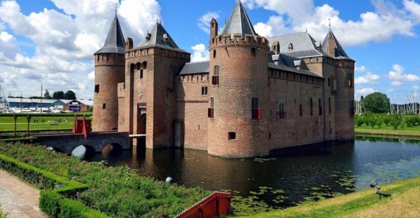 Muiden: Entry Ticket to Muiderslot Castle - An in-depth look at what to expect from this experience