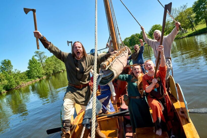 Mülheim an der Ruhr: embark on a rowing adventure with our Viking ship! - Key Points
