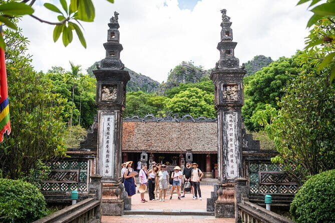 Multi Day Tour in Ninh Binh and Halong from Hanoi - FAQ