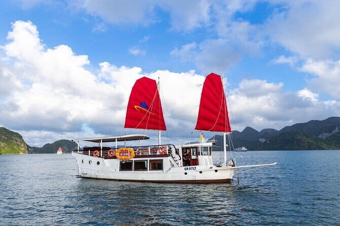 Mumbai Bay Breeze Sail on a Compact Yacht Experience - FAQ