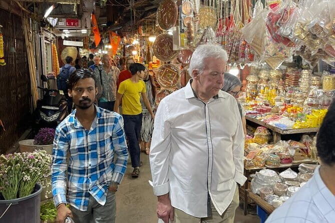 Mumbai Bazaar Walking Tour - Breaking Down the Itinerary