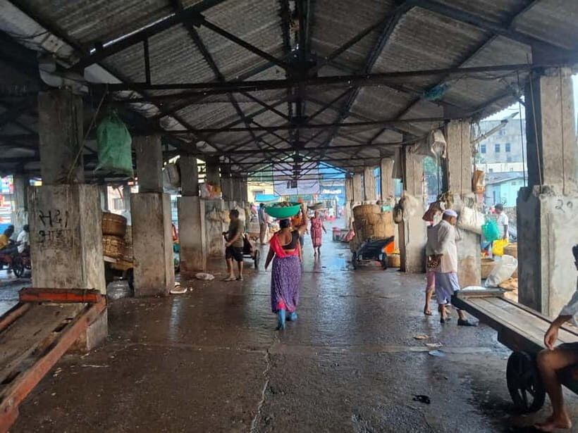 Mumbai: Before the City Roars - Watch Mumbai Wake Up - Authentic Experiences and Authenticity