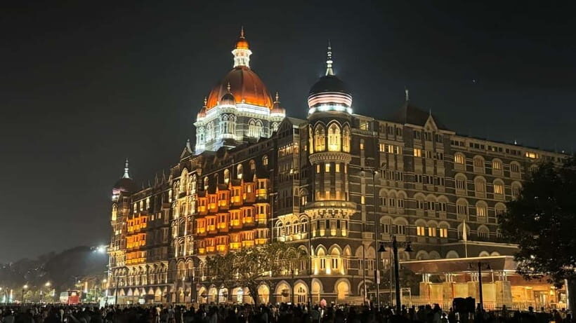 Mumbai By Night: Lights & Luminance - Highlights of the Nighttime Landmarks