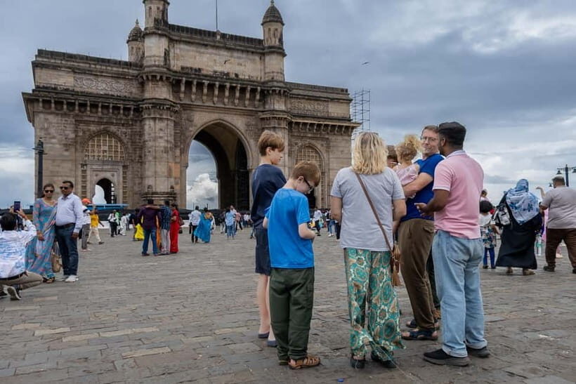 Mumbai: City & Slum Full-Day Exploration - Key Points