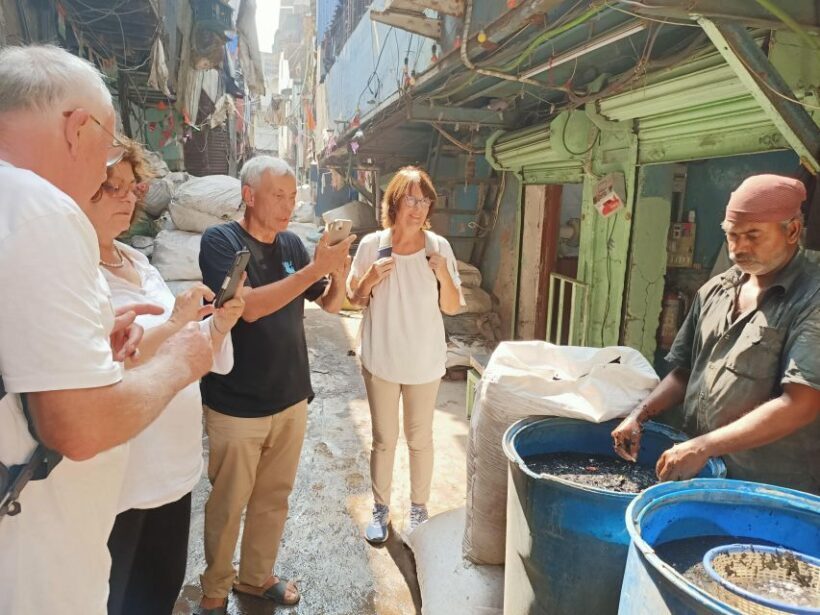 Mumbai: Dharavi Slum and Dhobi Ghat Tour with Train Ride - Key Points