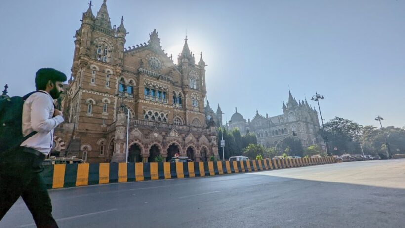 Mumbai: Dharavi Slum, DhobiGhat, and Dabbawallas Tour - Key Points