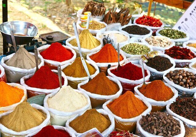 Mumbai Market Walking Tour - Key Points