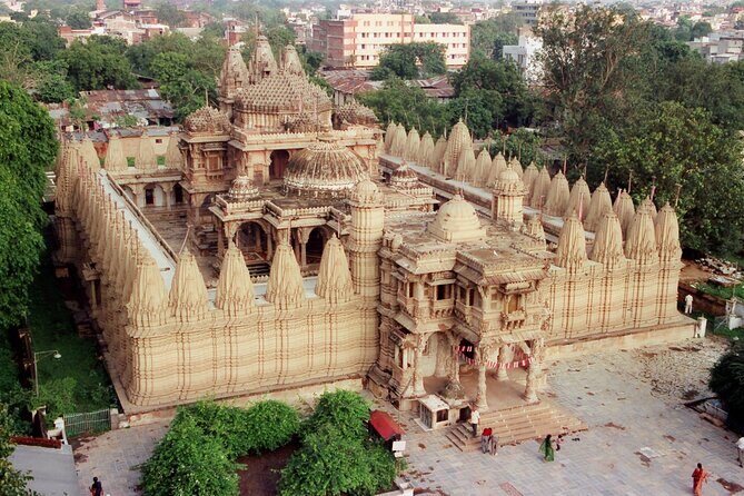 Mumbai to Delhi Vibrant Gujarat and Royal Rajasthan - FAQ