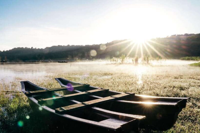 Munduk: Sunrise Canoeing and Exploring Sacred Temples - Key Points