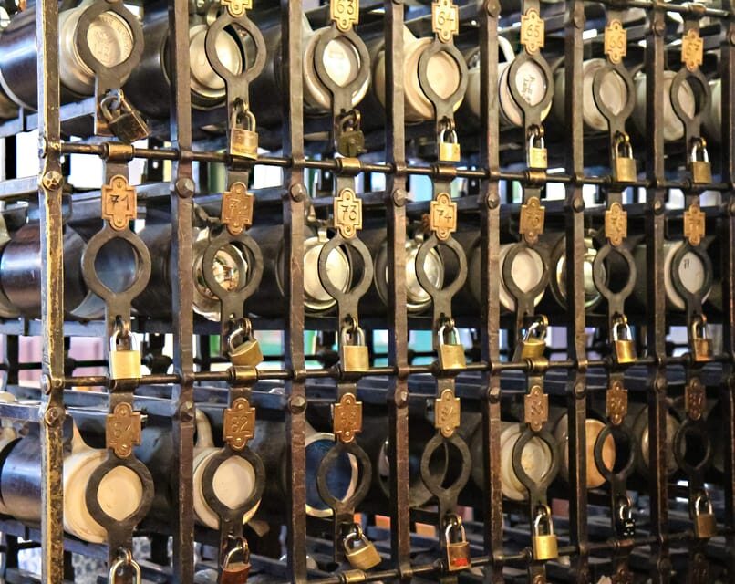 Munich: Food Tour Beer- 3 small beers & "Brotzeit" in GERMAN - In-Depth Look at the Tour Experience