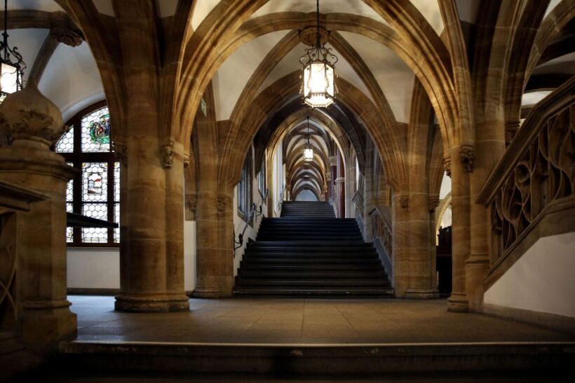 Munich: Guided Tour of the historic Town Hall on Marienplatz - Duration and Practical Details