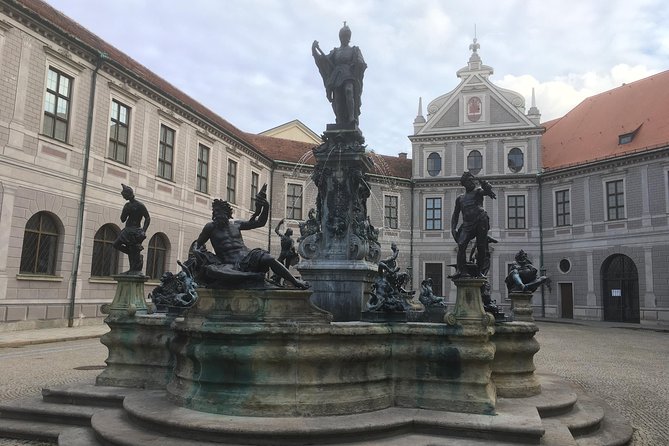 Munich Highlights 3-Hour Private Walking Tour - Feldherrnhalle: A Site of Modern Historical Significance
