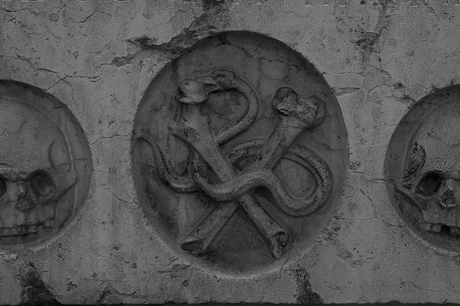 Munich Macabre Group Walking Tour Review - Tour Experience and Content