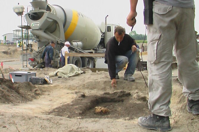 Munich Macabre Group Walking Tour Review - Accessibility and Suitability for Different Travelers