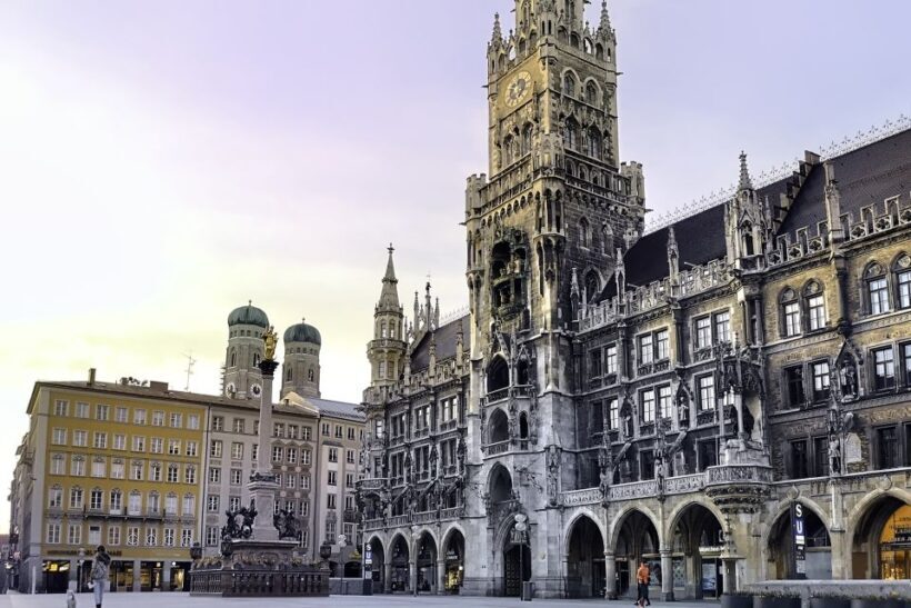Munich: Old Town Walking Tour in Spanish - Exploring Munich’s Old Town: What You Can Expect