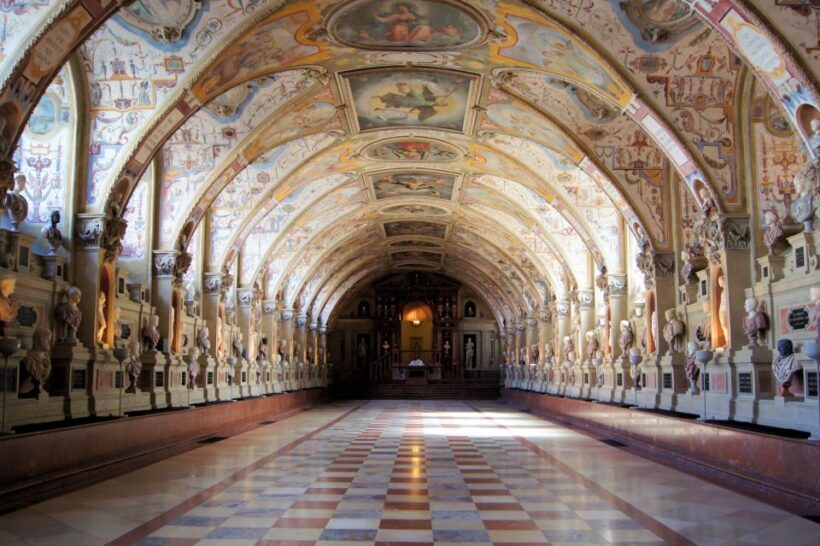 Munich: Residenz Palace, Museum and Treasury Private Tour - Key Points