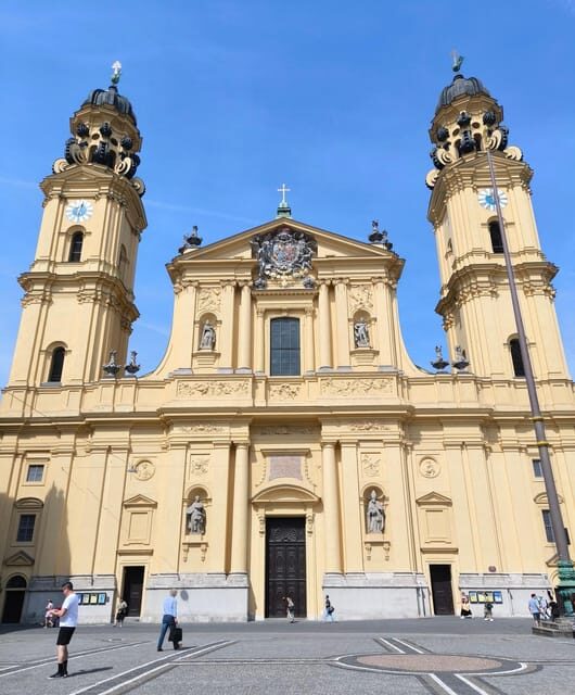 Munich: Walking tour of the old town with all your senses - Key Points