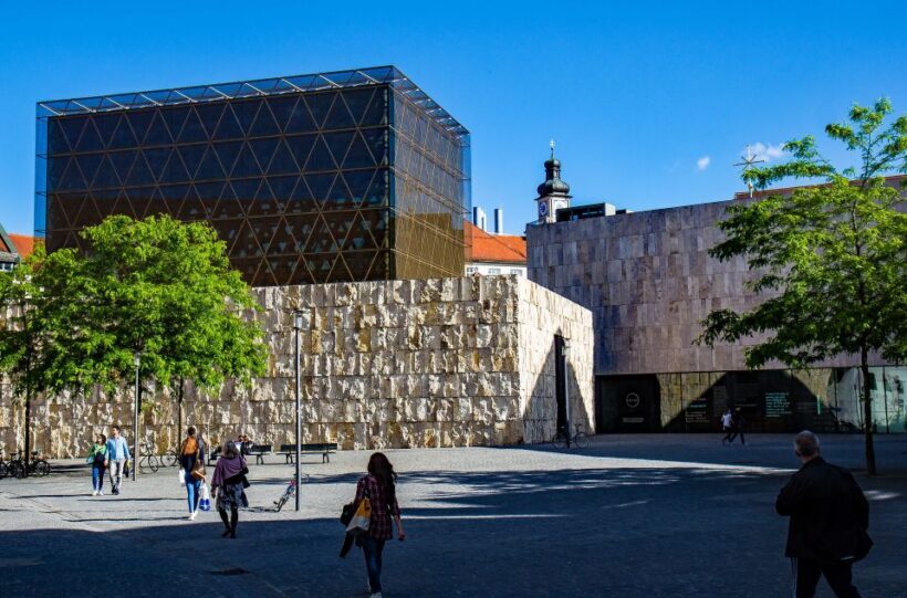 Munich: Walking Tour Old Town 3D VR Tour in GERMAN - Why This Tour Is Worth Considering