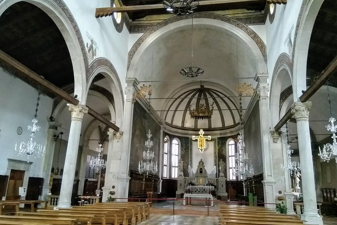 Murano Glass and Art Private Tour by Boat and on Foot - Visiting the Factory Showroom and Local Attractions