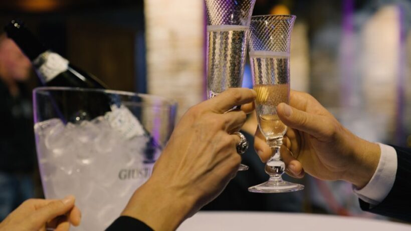 Murano: Glass Blowing Demonstration with Optional Drinks - Who Will Love This Experience?