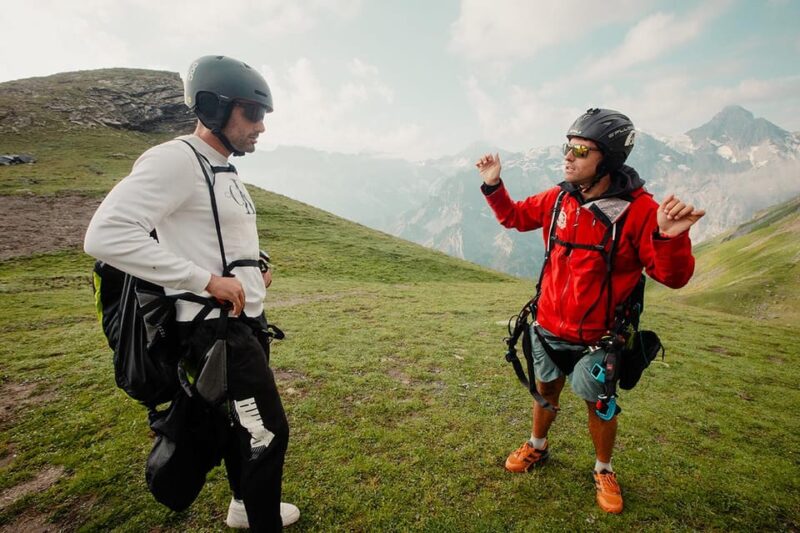 Mürren: Paragliding Panorama Tandem Flight Full Experience - Pre-Flight Briefing