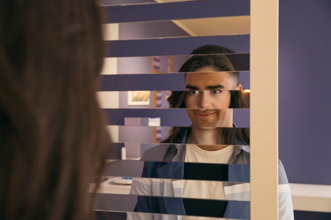 Museum of Illusions Tour Review - Captivating Exhibits and Interactive Experiences