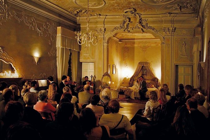 Musica a Palazzo 'Traveling Opera' Performance in Venice - The Atmosphere and Setting