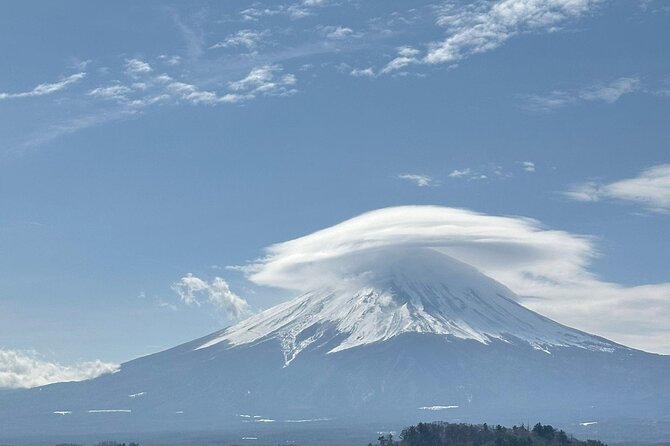 Muslim Friendly Mount Fuji Tour With English Speaking Chauffeur - Exploring Mount Fuji