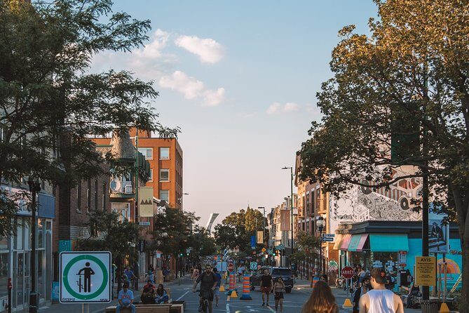 Must See Montreal Walking Tour With A Local Host - Hidden Gems and Unique Experiences