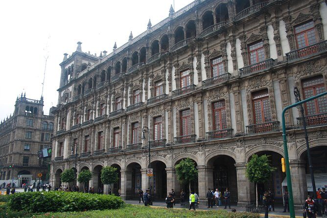 MX CITY Private Tour of the historic center and visit of the ANTHROPOLOGY MUSEUM - Exploring Mexico City’s Historic Center (Zócalo)