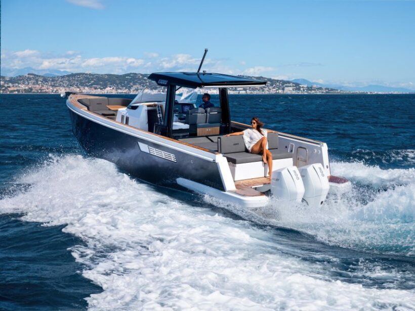 Mykonos: Private Luxury Yacht Cruise with Drinks and Snacks - Key Points