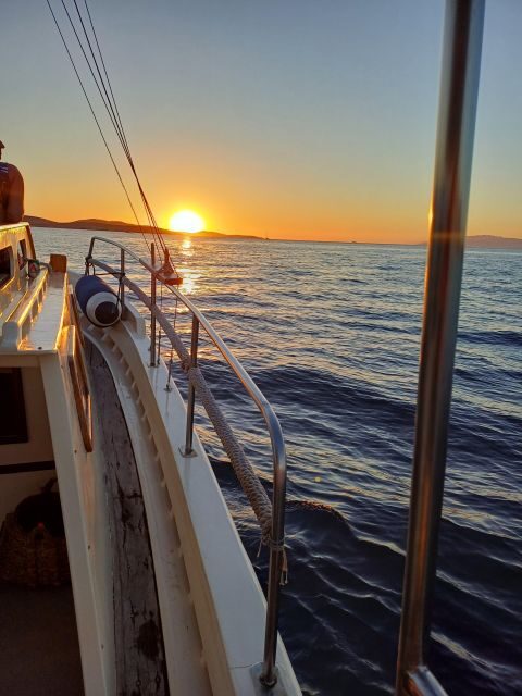 Mykonos Private Sunset tour with traditional boat - What You Can Expect from the Mykonos Sunset Private Cruise