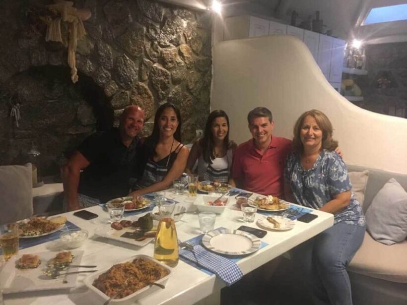 Mykonos: Traditional Lunch or Dinner at the Mykonian Spiti - The Experience in Detail