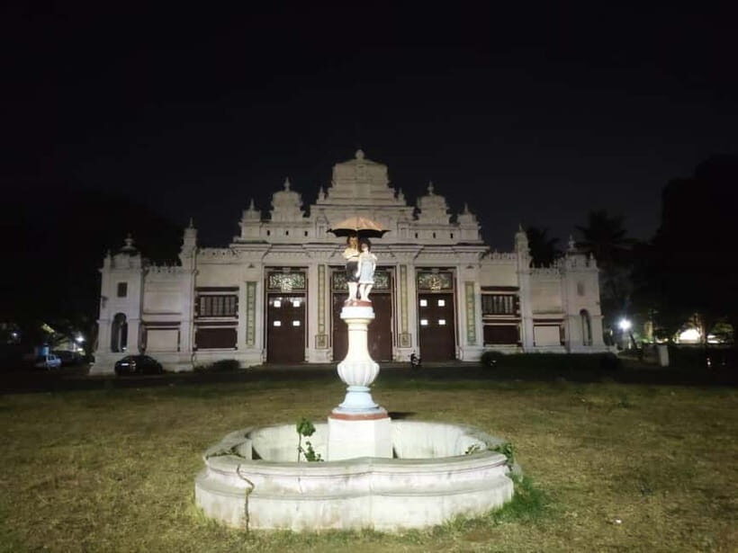 Mysore: Palace, Art Gallery & Devaraja Market Walking Tour - Key Points