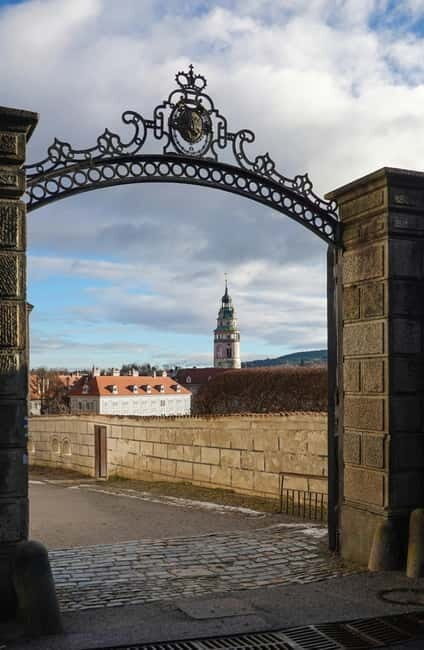 Mysterious Wawel Cathedral and Wawel Courtyard Guided Tour - What’s Included and What’s Not