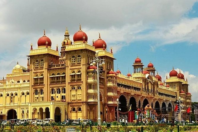 (Mysuru) Mysore Day Out - A Royal Experience Private Tour from Bangalore - Chamundi Hills & Mythical Legend