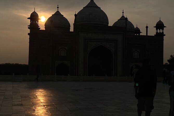 Myth Busting Tour of History in Taj Mahal - An Honest Look at the Myth Busting Tour of the Taj Mahal