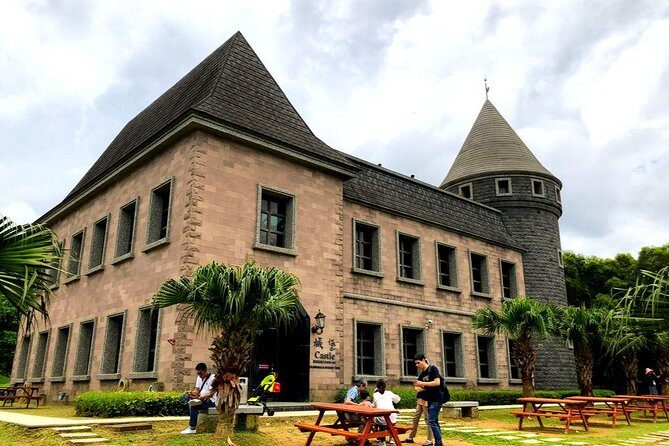 N112 Northeast Day Tour (South Yaki Rock Fulong Sanjiaojiao Beiguan Haichao Park Burang Coffee Castle) (10h) - FAQ