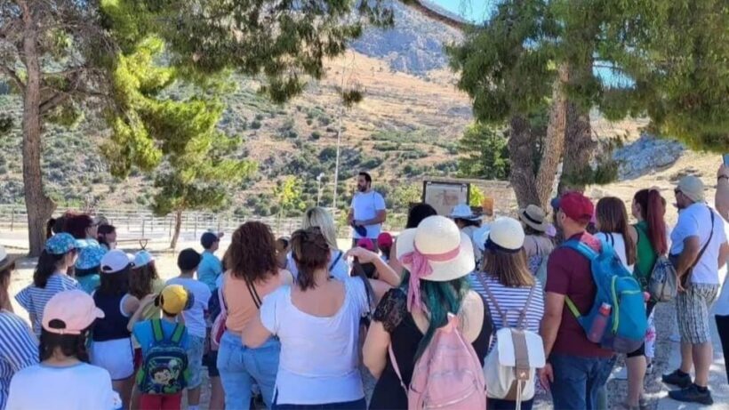 Náfplio: Private walking tour with a local tour guide - Key Points