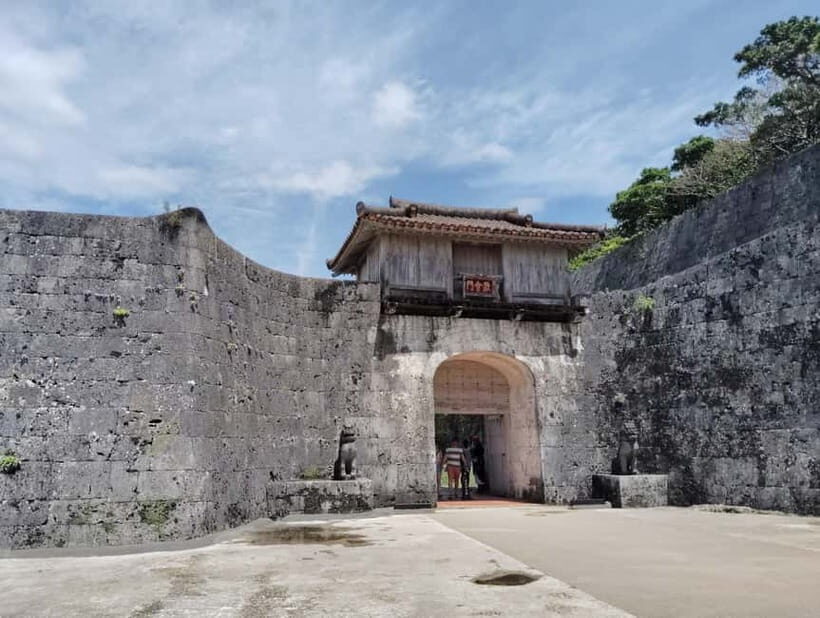 Naha: 1.5h Shurijo Castle Tour into the Heart of Ryukyu - Practical Tips and Considerations