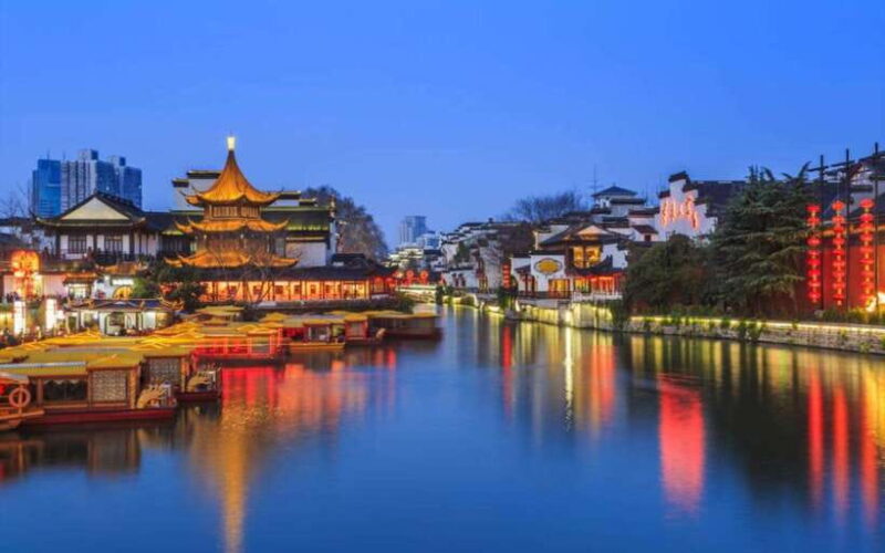 Nanjing: Night Cruise on Outer Qinhuai River for Adults - Key Points