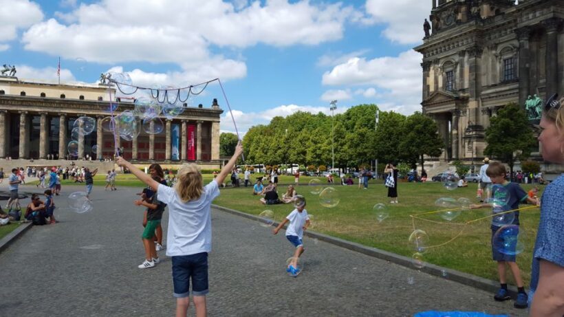 Nantes: Family Quest Guided Walking Tour - Included and Not Included
