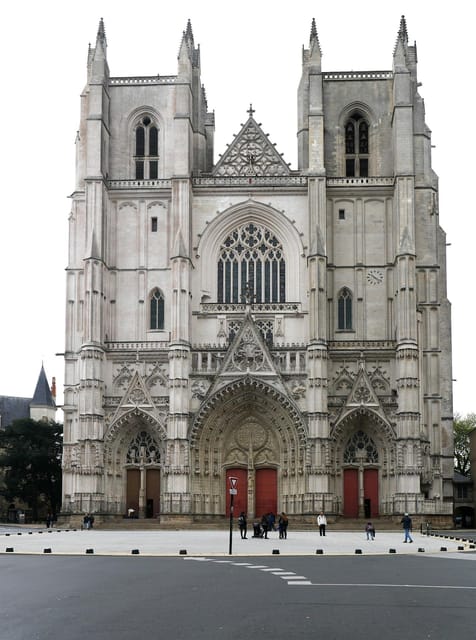 Nantes private guided city tour - Practical Considerations