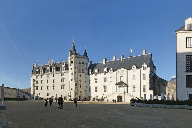 Nantes Private Walking Tour With A Professional Guide - What You Can Expect from Each Stop