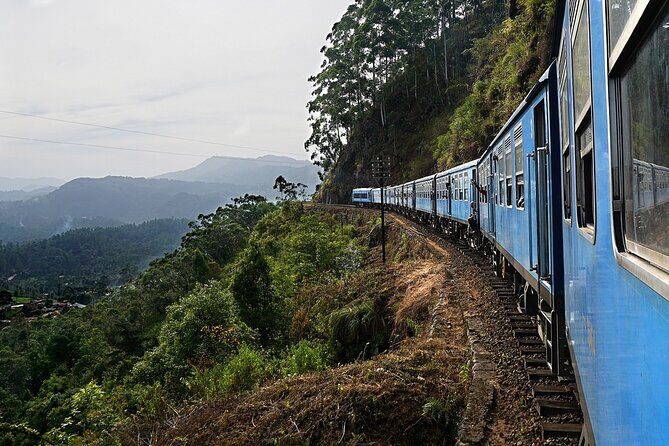 Nanu Oya to Ella train ride on (Train No: 1005 "Podi Menike") - Who Will Love This Journey?