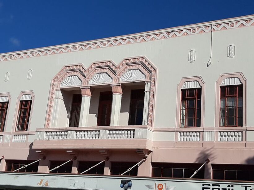 Napier: Art-Deco + Te Mata Peak+ Garden Walk + Wine Tasting - Tasting at Askerne Estate