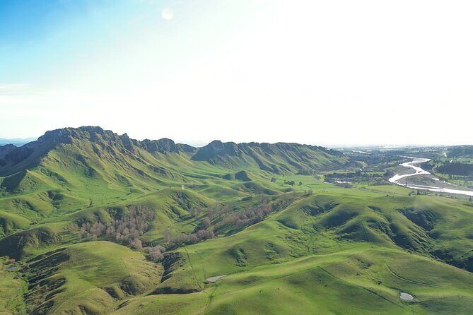 Napier Helicopter Flight & Classic Car Transfer - A Closer Look at the Experience