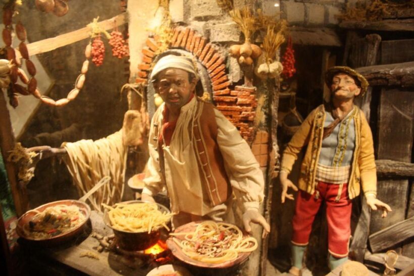 Naples 2-Hour Walking and Sightseeing Tour with Local Guide - Key Points