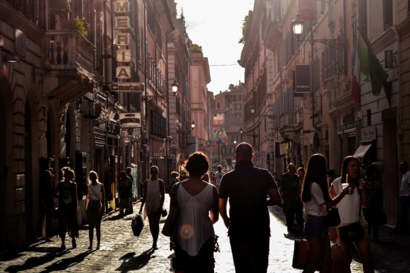 Naples: 2-Hour Walking Tour w/ Food Tasting Experience - Meeting and Starting Point